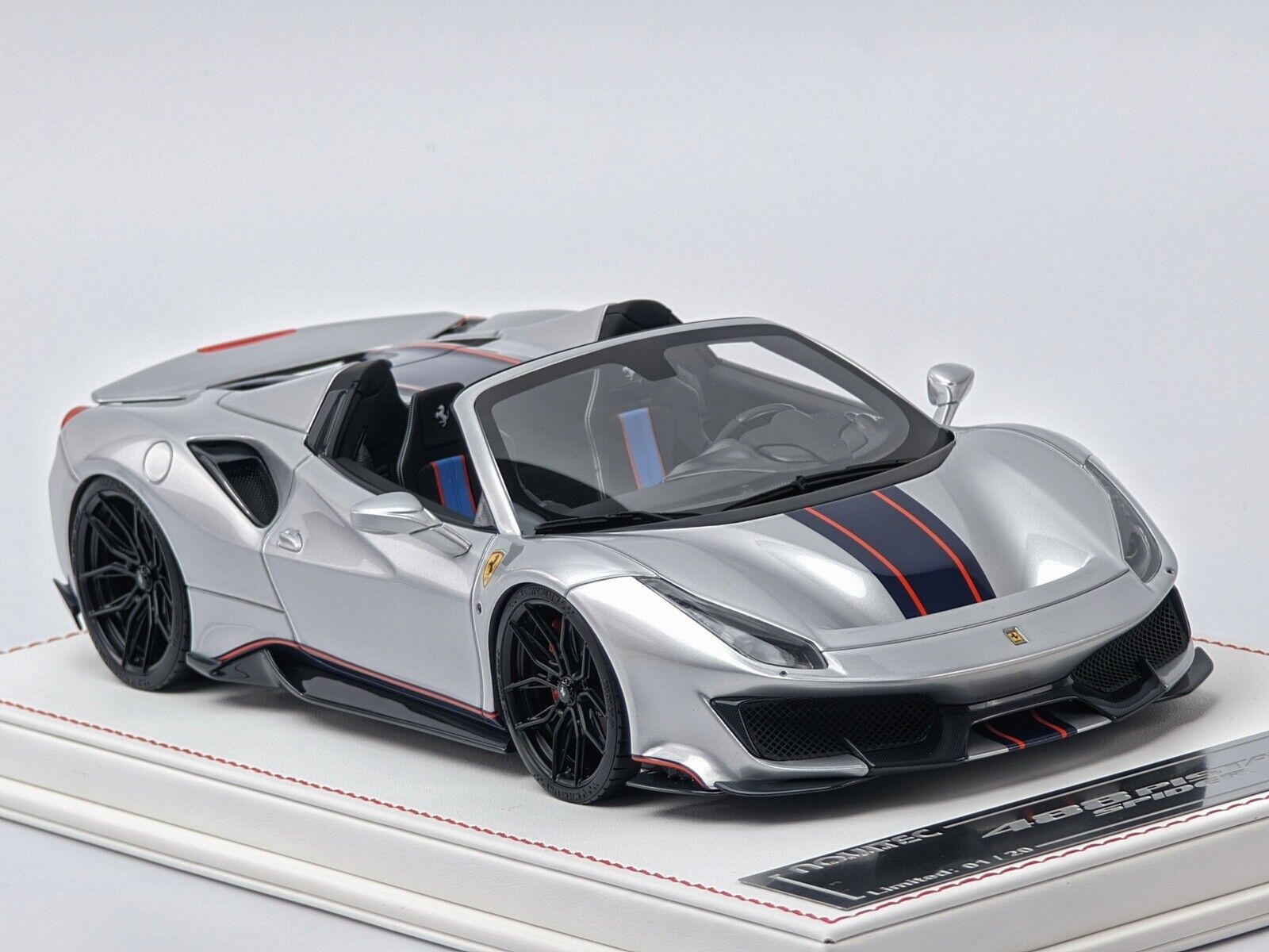 Ferrari 488 Pista Spider NOVITEC (Silver/stripe) [Davis & Giovanni] 1/