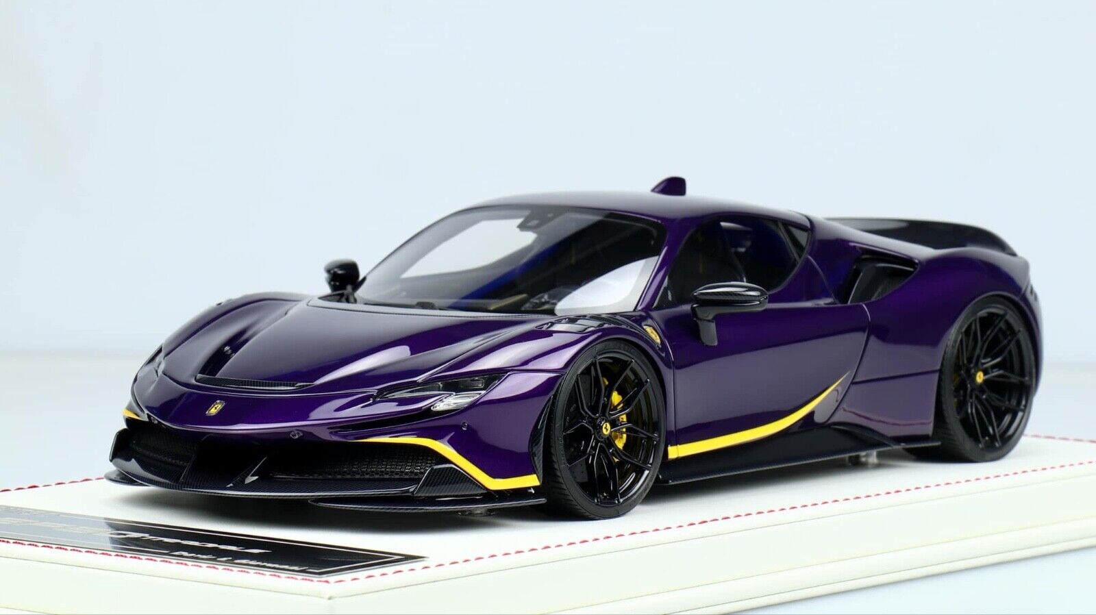 Ferrari SF90 Stradale NOVITEC (Purple) [Davis & Giovanni] 1/18 scale