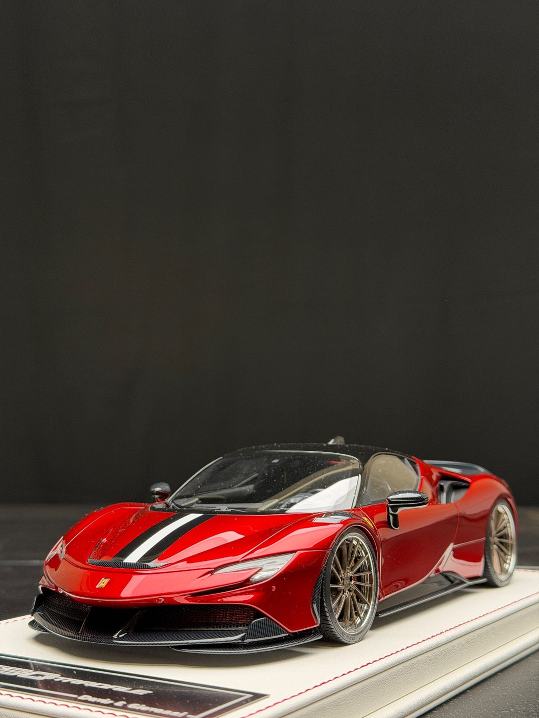 Ferrari SF90 Stradale NOVITEC (Candy Red) [Davis & Giovanni] 1:18 scal