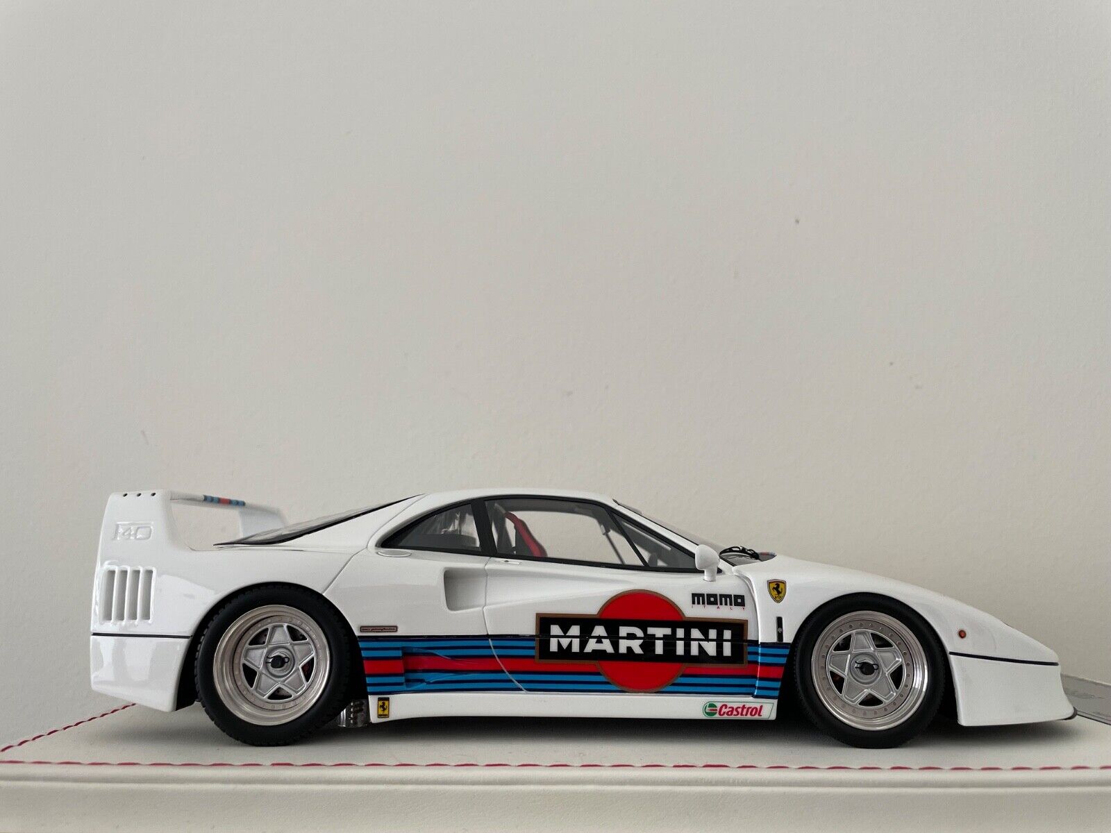 Ferrari F40 (White, Martini) [Davis & Giovanni] 1/18 scale
