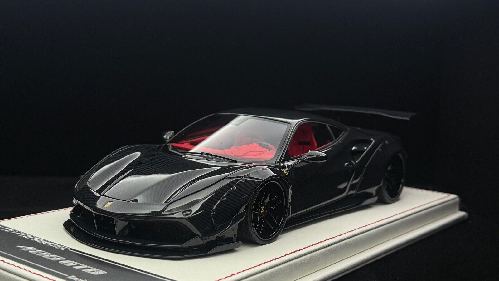 Ferrari 488 GTB LBWK (Gloss Carbon Fiber) [Davis & Giovanni] 1/18 scal