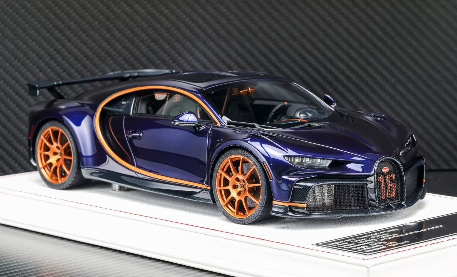 Bugatti Chiron Pur Sport (Purple/ Bronze) [Davis & Giovanni] 1:18 scal