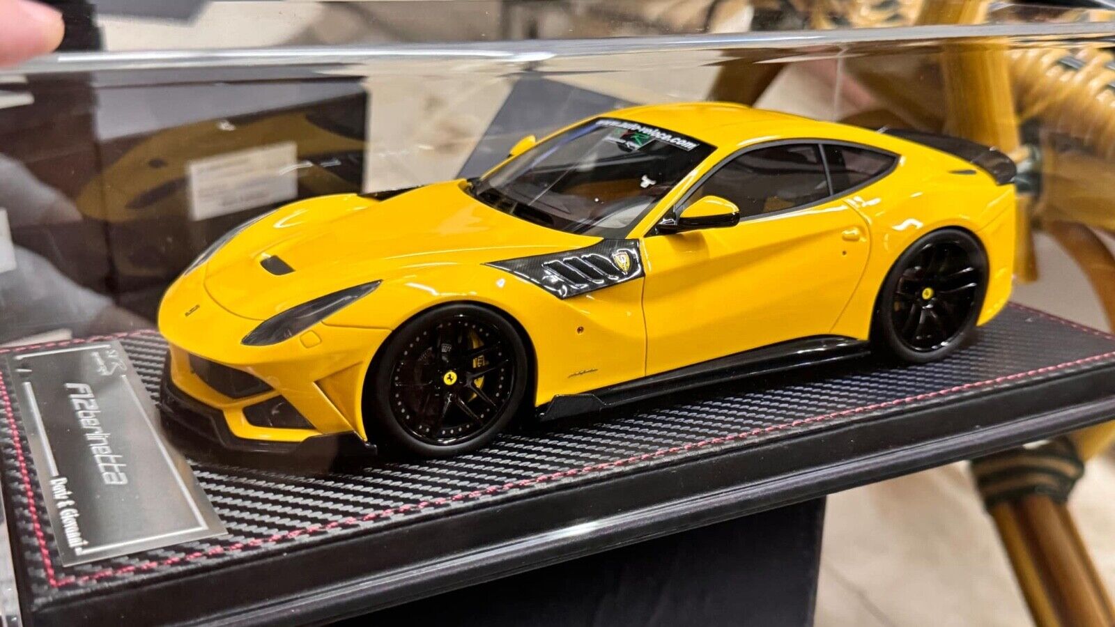 Ferrari F12 Berlinetta SVR (Yellow) [Davis & Giovanni] 1/18 scale