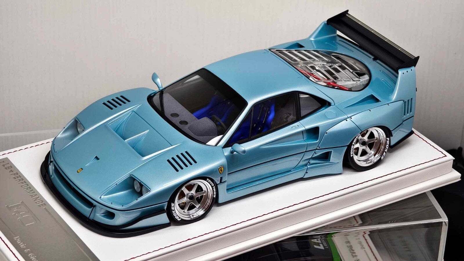 Ferrari F40 LBWK (Metallic Light Blue) [Davis & Giovanni] 1:18 scale